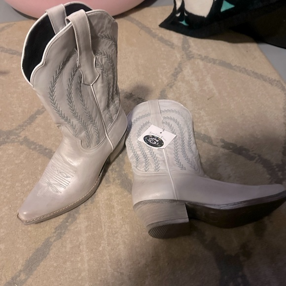 Sterling River | Shoes | Sterling River Boots | Poshmark